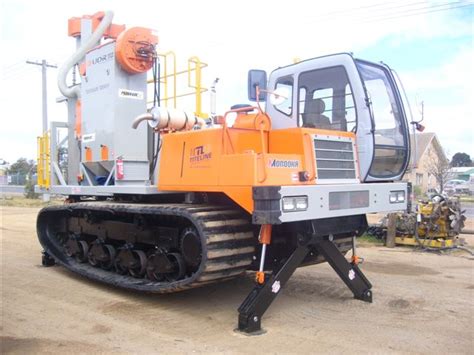 Mst 2200 With Compressor Morooka