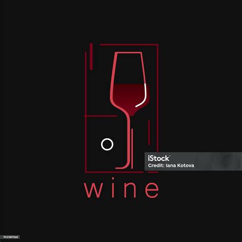 Vetores De Copo De Vinho Ícone Linear Do Vetor Símbolo Elegante Em