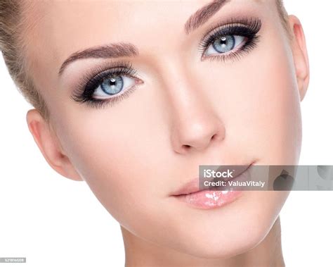 인물사진 아름다운 인명별 여자의 긴 인공 눈썹 가짜 속눈썹에 대한 스톡 사진 및 기타 이미지 가짜 속눈썹 건강한 생활방식 검은색 Istock