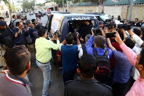 Former Pakistan Pm Imran Khan Wife Get 14 Years In Prison In State