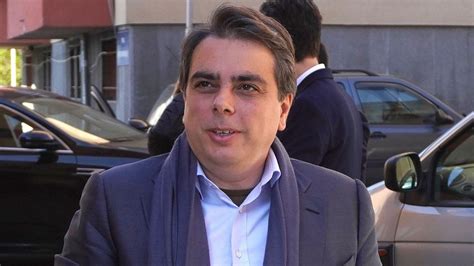 Асен Василев Няма да вдигаме данъците но ще ги събираме Новини бг