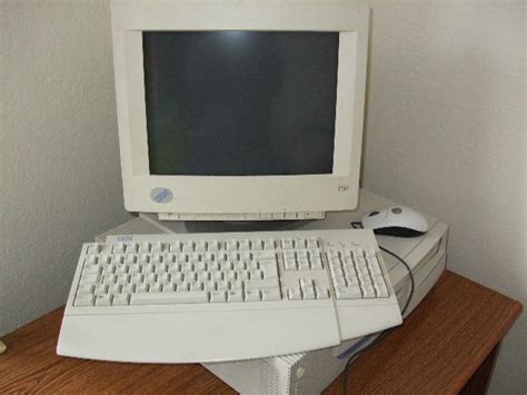 Podarim Računalnik Ibm Pentium Ii