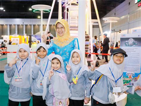 Nsm ให้การต้อนรับ พญ เพชรดาว ที่ปรึกษา รมว อว เยี่ยมชมงานมหกรรมวิทย์ 67 Nsm