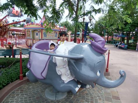 Hong Kong Disneyland Guide And Review Dumbo The Flying Elephant