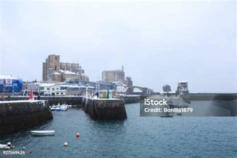 산타 마리아 교회 로마 다리와 카스트로 우르 디 알 레 등 대의 눈 산타 마리아 캘리포니아에 대한 스톡 사진 및 기타 이미지 산타 마리아 캘리포니아 항구 0명