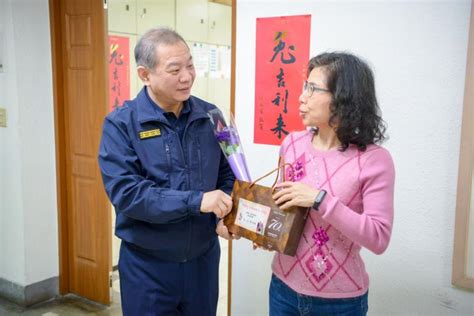 新北警局長婦女節獻祝福感謝同仁辛勞 蕃新聞