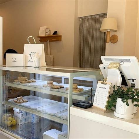 ปักพินโดย Natthita Rattanarak ใน Kiosks And Booth Design บ้านในฝัน รูป