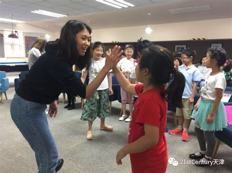 天津小记者团6月英语角在惠灵顿国际学校成功举办