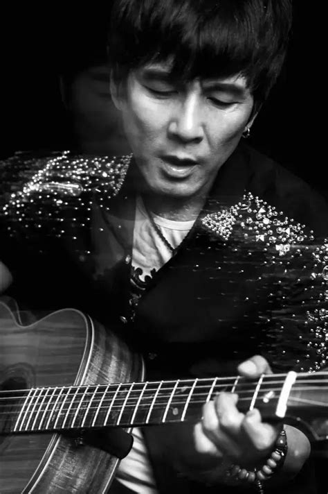 「這是你的詩和遠方」 王建房2016新歌首發，與你盛夏相見。 每日頭條