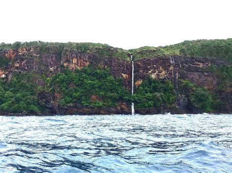 อันซีนกระบี่ หนึ่งปีมีหนึ่งครั้ง “น้ำตกกลางทะเลบนเกาะรอก”