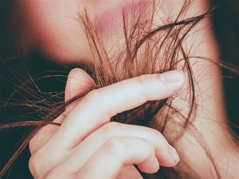 5 Surprising Signs Of Vitamin Deficiency