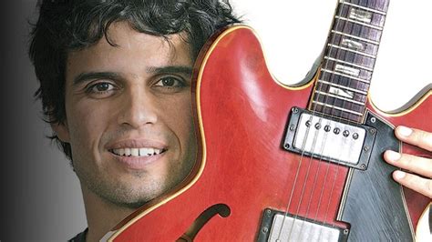 Pedro Suárez Vértiz las 10 canciones más recordadas del rockero