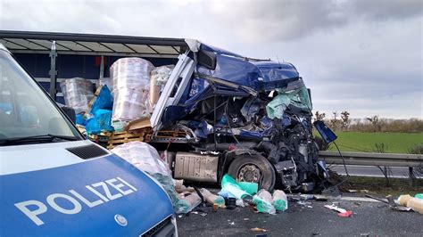 Reportnet24 De Brieselang Falkensee Schwerer LKW Auf Der A10