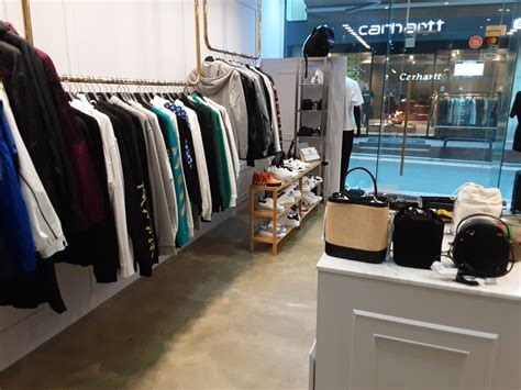 떼조로 압구정 쇼핑 정보와 주변 관광 명소 및 근처 맛집 여행 정보