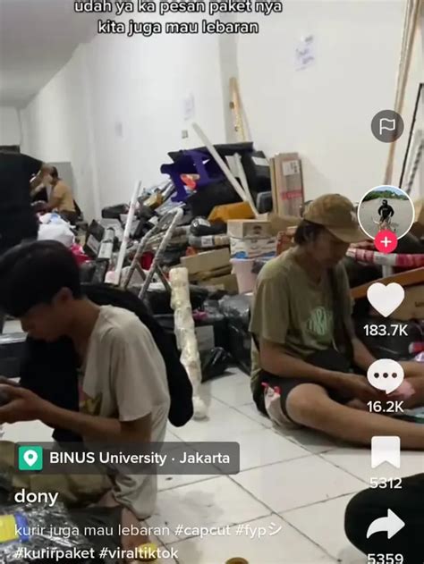 Kebanjiran Paket Jelang Lebaran Ini 8 Potret Kurir Kewalahan Antar