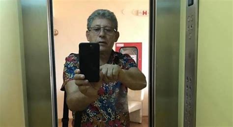 De când şi de ce există oglinzi în lifturi