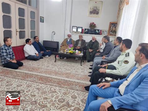 دیدار مسئولان شهرستان شاهرود با خانواده شهدا تصاویر