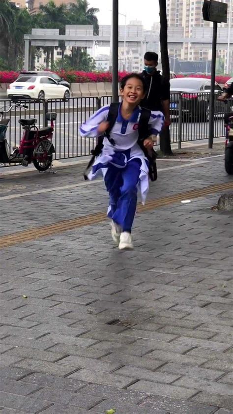 你是妈妈穷极一生的财富，是妈妈撑不住的时候唯一能看到的光，看到你的成长高清1080p在线观看平台腾讯视频
