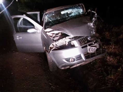 G1 Acidente deixa carros destruídos e mata um homem na BR 356
