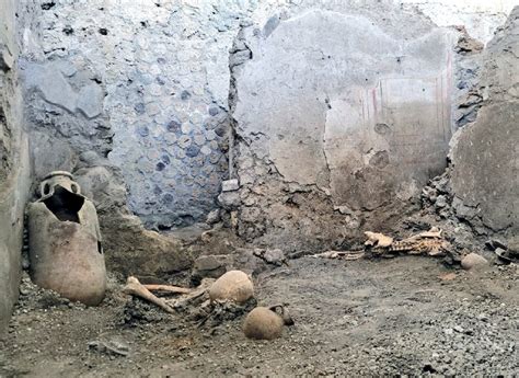 Pompeii Excavation Uncovers Skeletal Remains From Vesuvius Earthquake
