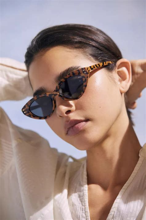 Nuri Angled Cat Eye Sunglasses Urban Outfitters