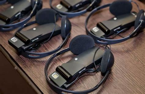 Conference Interpreting With Simultaneous Interpreters