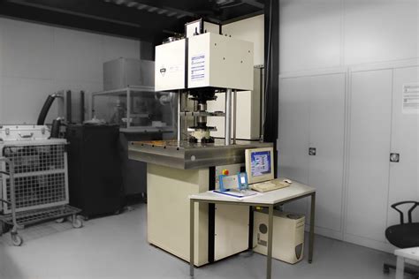 Fatigue Testing Machine Resonance Testing Machine Rumul Testronic 150 Kn Institute Of