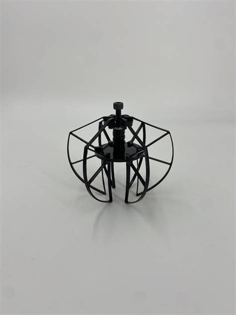 Compliant Egg Gripper — Cat Arase Portfolio