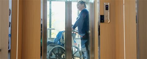 Тоёота брэнд 63 р сургуульд цахилгаан шат суурилуулж сурагчдын сурах нөхцөлийг сайжрууллаа