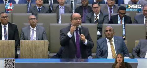 Vídeo pastor causa polêmica ao condenar coração de dorama durante