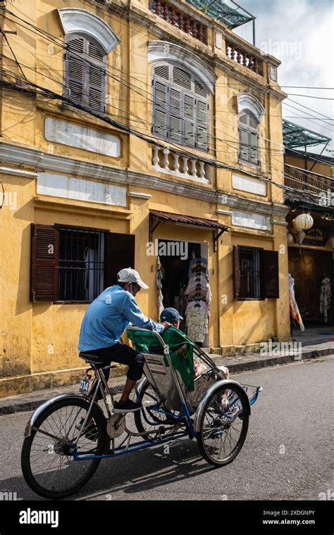 Vietnam Taxi Tricycle Service Tourists By Bike Around Town Vietnamese