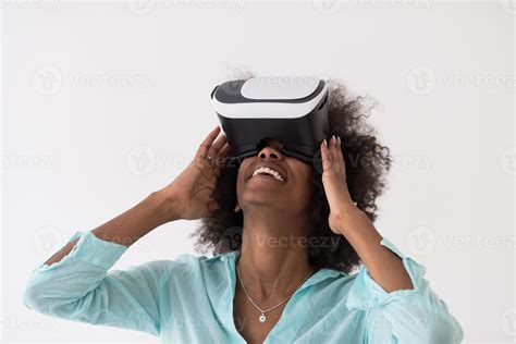 Black Girl Using Vr Headset Glasses Of Virtual Reality 10955051 Stock