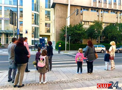 Eleva care s a aruncat de la etajul 3 al Colegiului George Coșbuc în