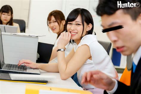 「胸ばっかり大きくて無能な巨乳女上司たちにこれから睡眠薬飲ましちゃいま～す！」集団睡眠薬レ プ！ムカつく女上司を睡眠薬で眠らせてとにかく