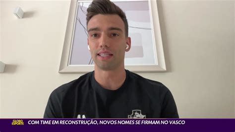 Sarrafiore Volta A Jogar No Vasco Mais De Um Ano Após Lesão Difícil