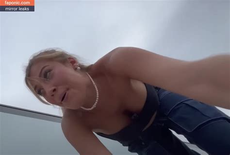 AlaiaJeanneau aka Alaïa Nude Leaks Faponic