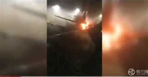 两客机在加拿大最大机场跑道上碰撞 乘客由紧急滑梯疏散 航空要闻 航空圈——航空信息、大数据平台