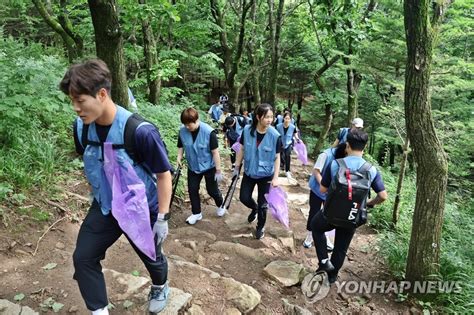 포스코인터내셔널 스피너스 여자탁구단 플로깅 캠페인 활동 진행 연합뉴스