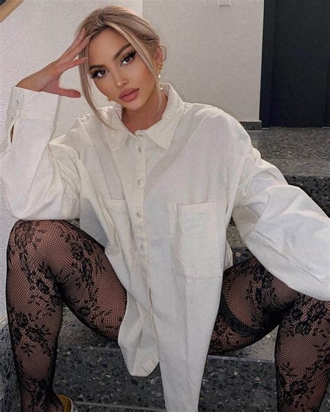 Celine Centino Wiki Bio Body Measurements Surgery Age — Instamix