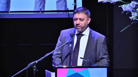 אבי גבאי המיליונר מבזק בנאום קורע באנגלית Youtube