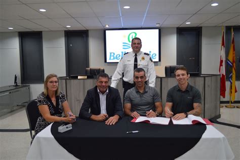 Les employés de la police BNPP signent leur nouvelle convention