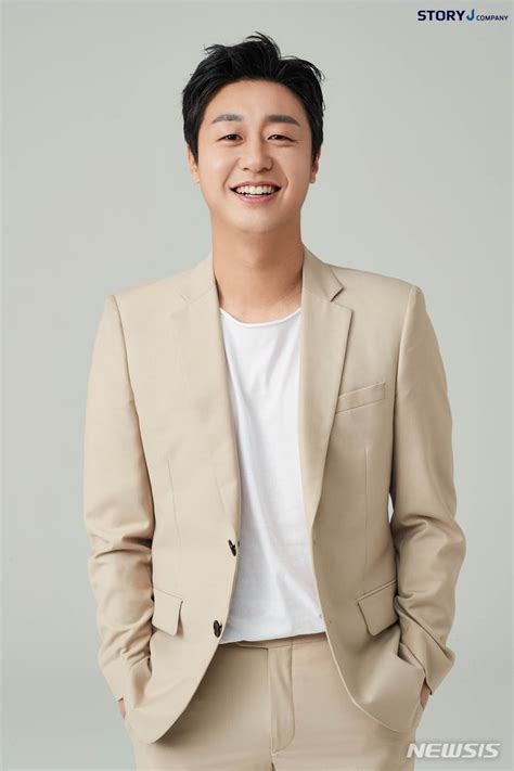 Bae Yoo Ram 배유람 Hancinema