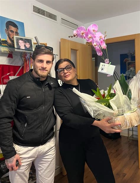 Mood Passion ალექსანდრე თოფურია დედასთან ერთად ️ Facebook