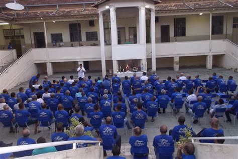 MOVIMENTO DO TERÇO DOS HOMENS PROMOVE DEVOÇÃO MARIANA Diocese Oliveira