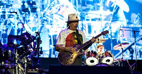 Carlos Santana Collapses On Stage During Performance Near Detroit Cbs