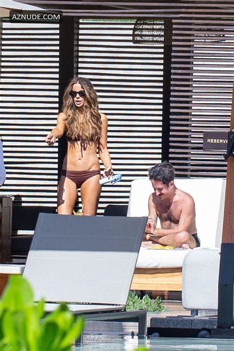 Kate Beckinsale Flaunts Her Bombshell Bikini Body As She Enjoys Idyllic