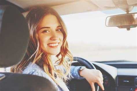 【夢占い】異性を乗せる夢は性的欲求の高まり？ 乗りものを運転する夢が暗示すること 占いtvニュース