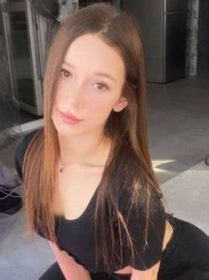 Ellie Leen Age Wiki Net Worth Height Boyfriend