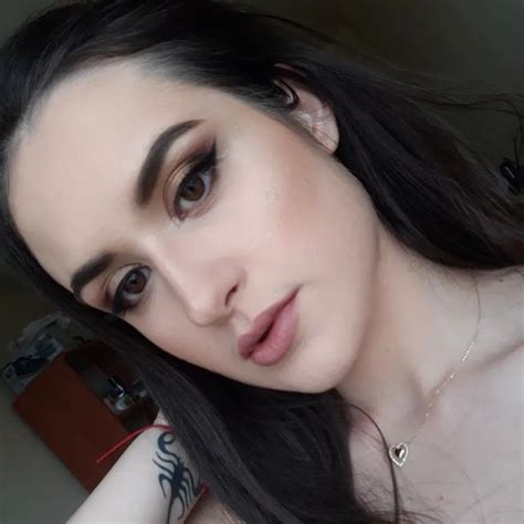 Десислава Георгиева Desiegeorgievaa • Threads Say More