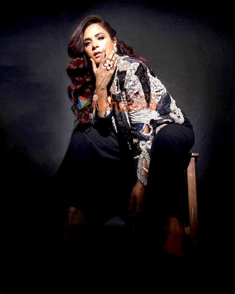 Richa Chadha Photos Images Hd Wallpapers Richa Chadha Hd Images Photos Bollywood Hungama